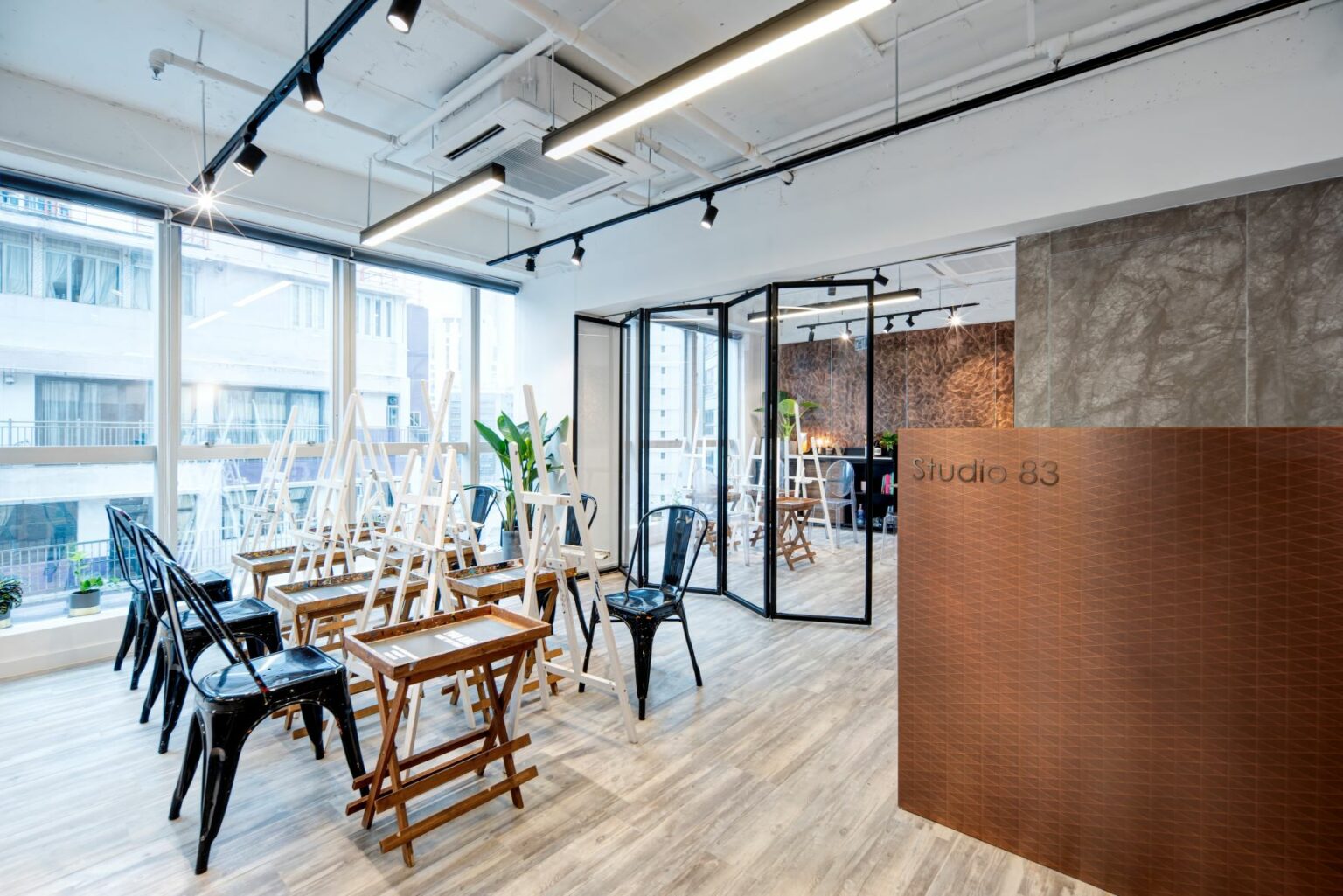 Adult Oil Painting Class - Studio 83 HK- Prestigious Art Indulgence